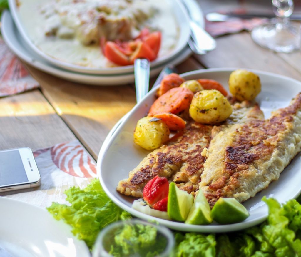 Just Stop it Already: A Case for Leaving Your Phone Off During Dinner ...