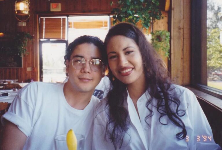 Honoring Selena Quintanilla's Memory: Rarely Seen Photos of the 'Queen ...