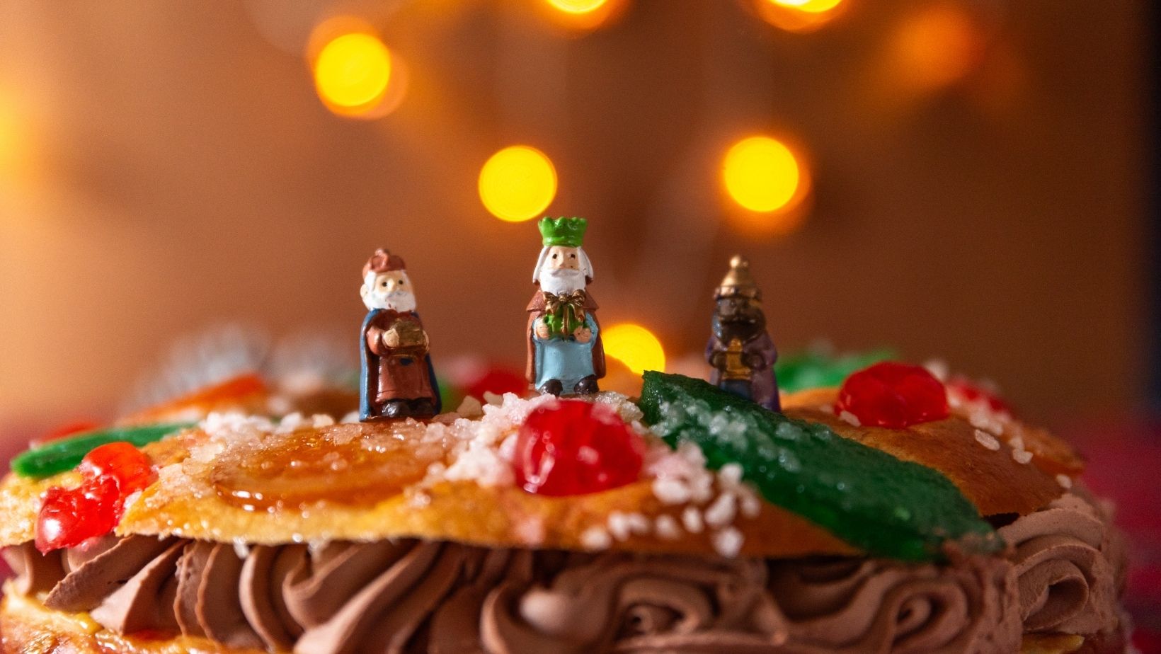 Why the Rosca de Reyes Still Brings Latino Families Together Every ...